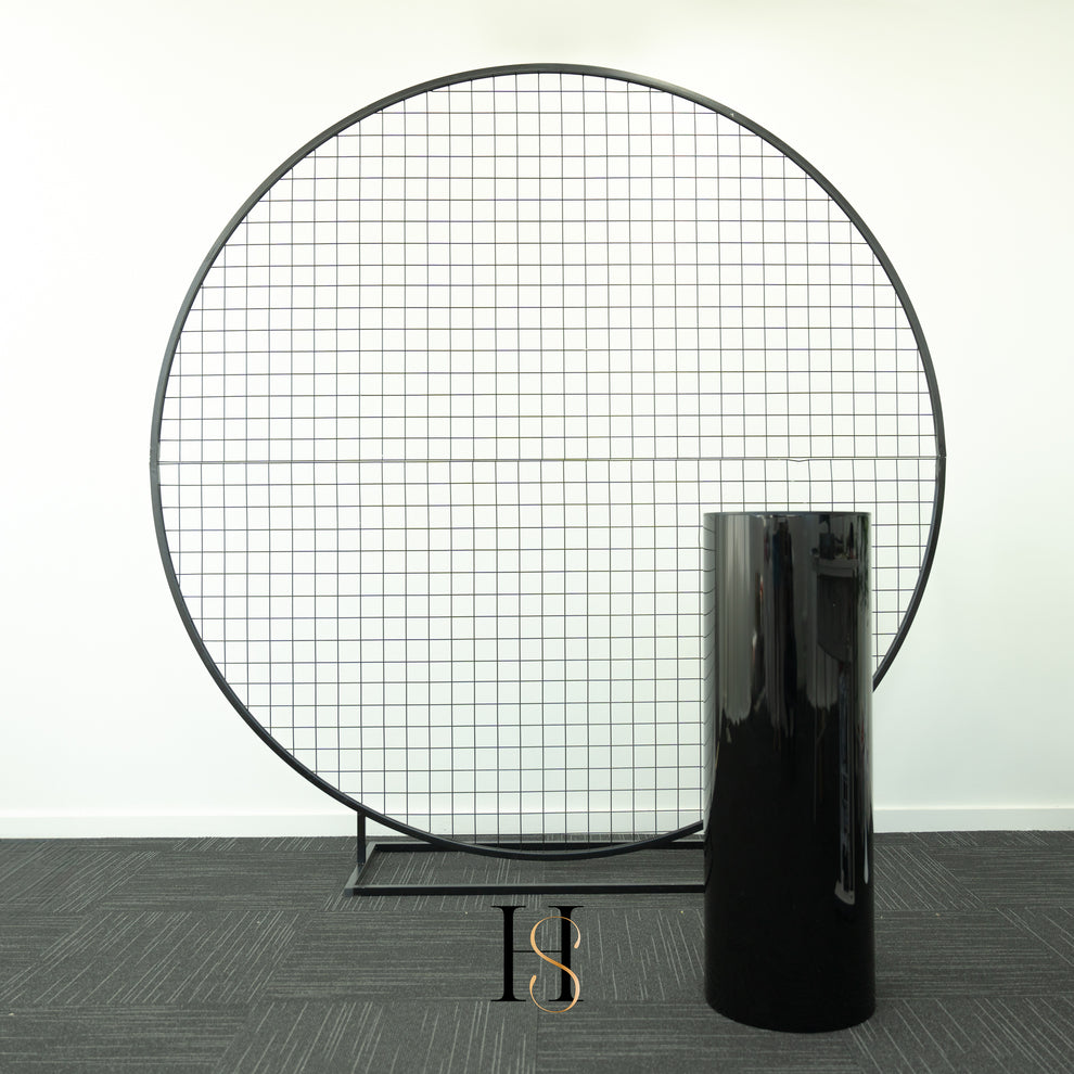 DIY Package Black Round Mesh Backdrop with Red Florals – Hire For Style